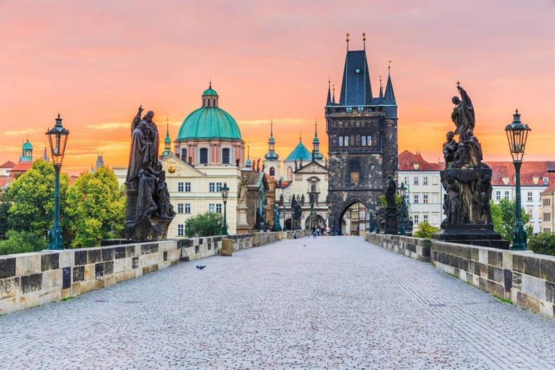 Walking Tour - Old Town + Jewish Quarter