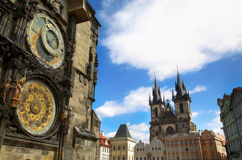 Prague - Historical City Bus Tour + 1 hr Boat Trip