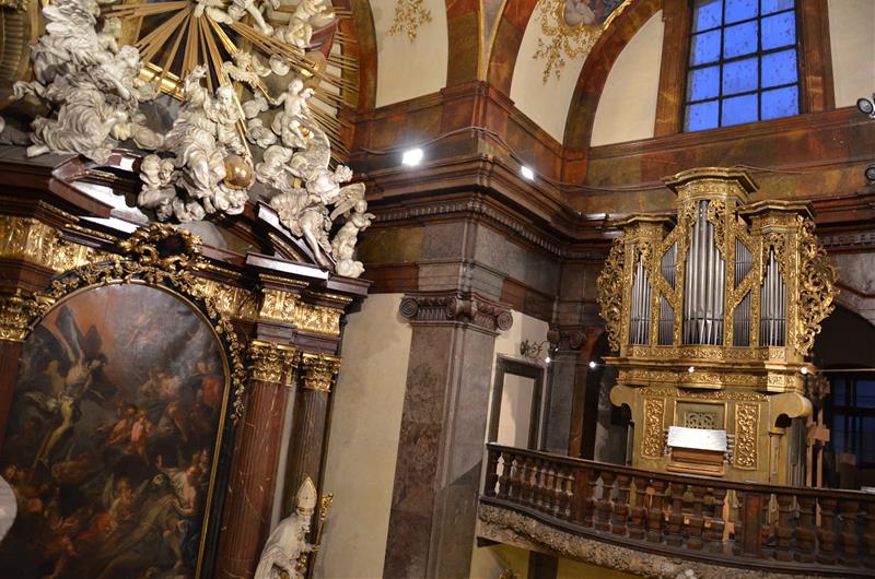 Famous Ave Maria and Czech Baroque music